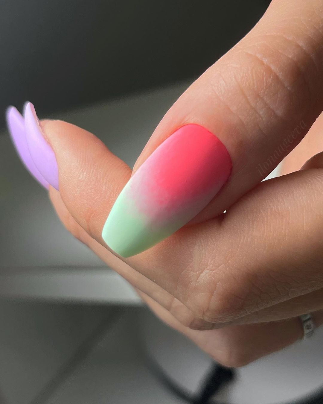 Elegáns és sokoldalú: gradiens és ombre a manikűrben (FOTÓ) - Kirsche