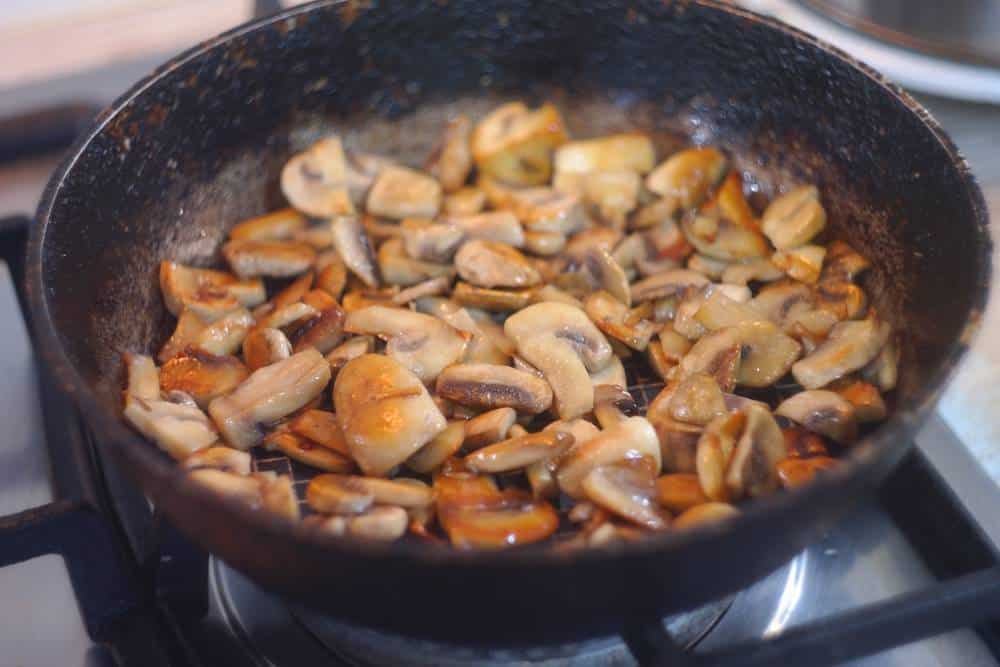 Okos emberek már nem mennek gombászni. 10 éve így termesztjük otthon ...