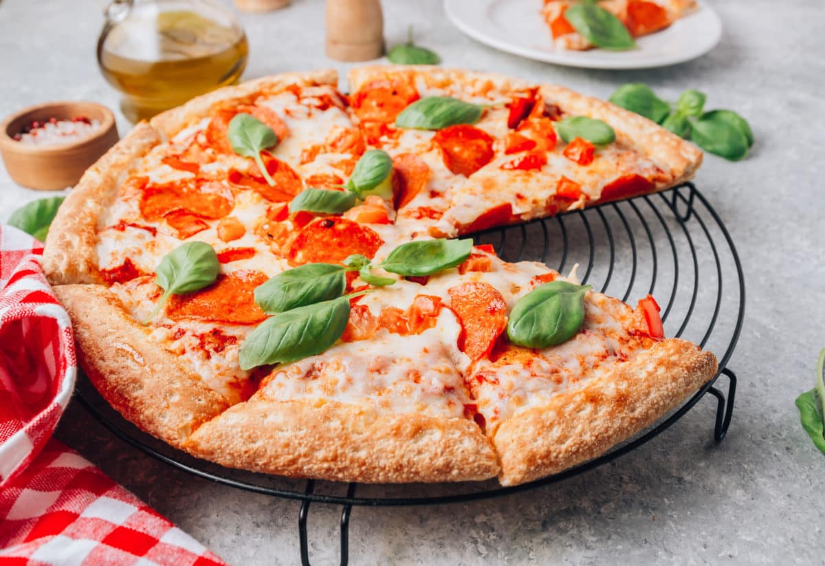 Hogyan készítsünk finom pizzát kovász nélkül - Kirsche